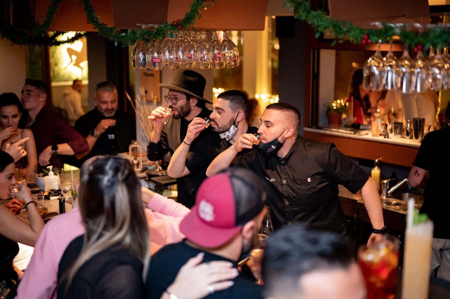 Ο Δούρειος Ίππος στο Nectar Distillery είναι πολλά παραπάνω από guest bartending - FlagInLife