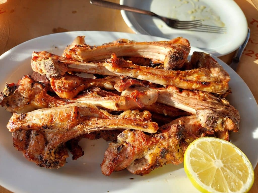 Τα καλύτερα παϊδάκια της Aττικής - FlagInLife