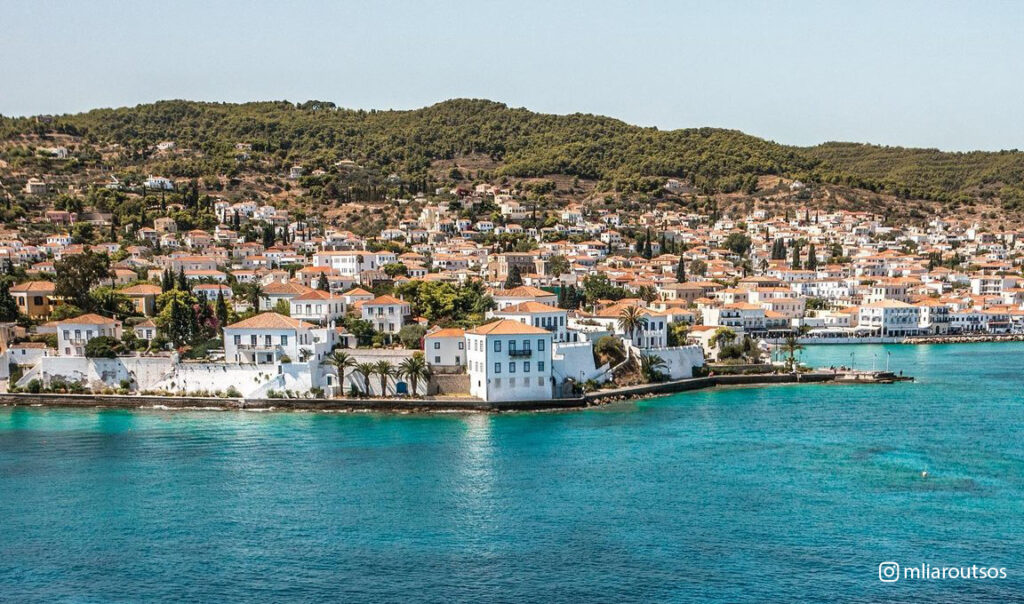 Σπέτσες: 3ήμερη απόδραση στο κοσμοπολίτικο νησί - FlagInLife