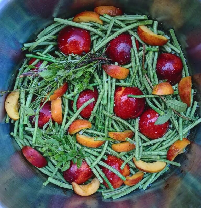 Ασπασία: Η Σταυριανή Ζερβακάκου εντυπωσιάζει με τις γεύσεις της στη Μάνη - FlagInLife