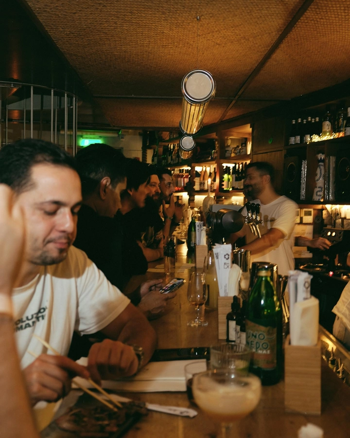 Birdman Athens: Μια ξεχωριστή Japanese γαστροπάμπ - FlagInLife