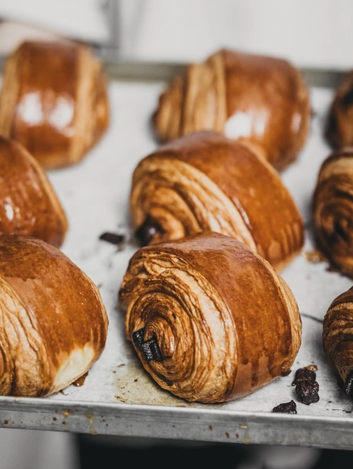 72h Artisanal Bakery: Ο παράδεισος της ζύμης στη Μητροπόλεως - FlagInLife