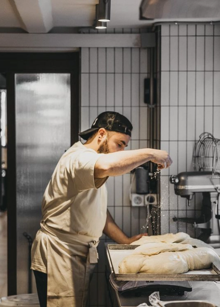 72h Artisanal Bakery: Ο παράδεισος της ζύμης στη Μητροπόλεως - FlagInLife