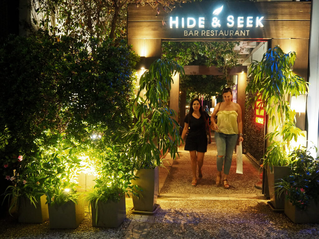 Hide & Seek: Ένα bar-restaurant παράδεισος - FlagInLife