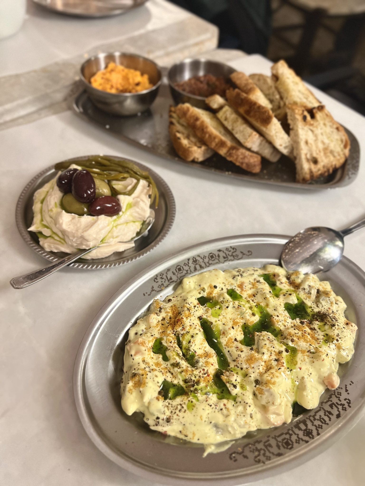 Ταβέρνα Ερμού: Η παλιά αστική Αθήνα στο πιο τουριστικό της σημείο ...